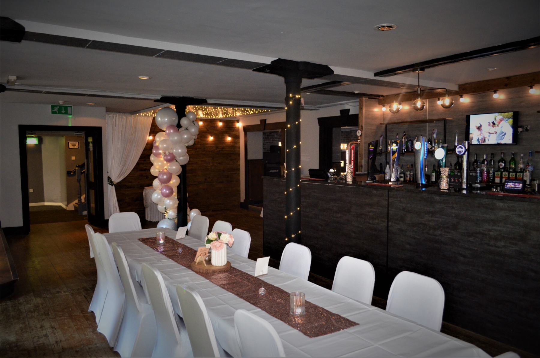 Gallery – Riverside Lounge