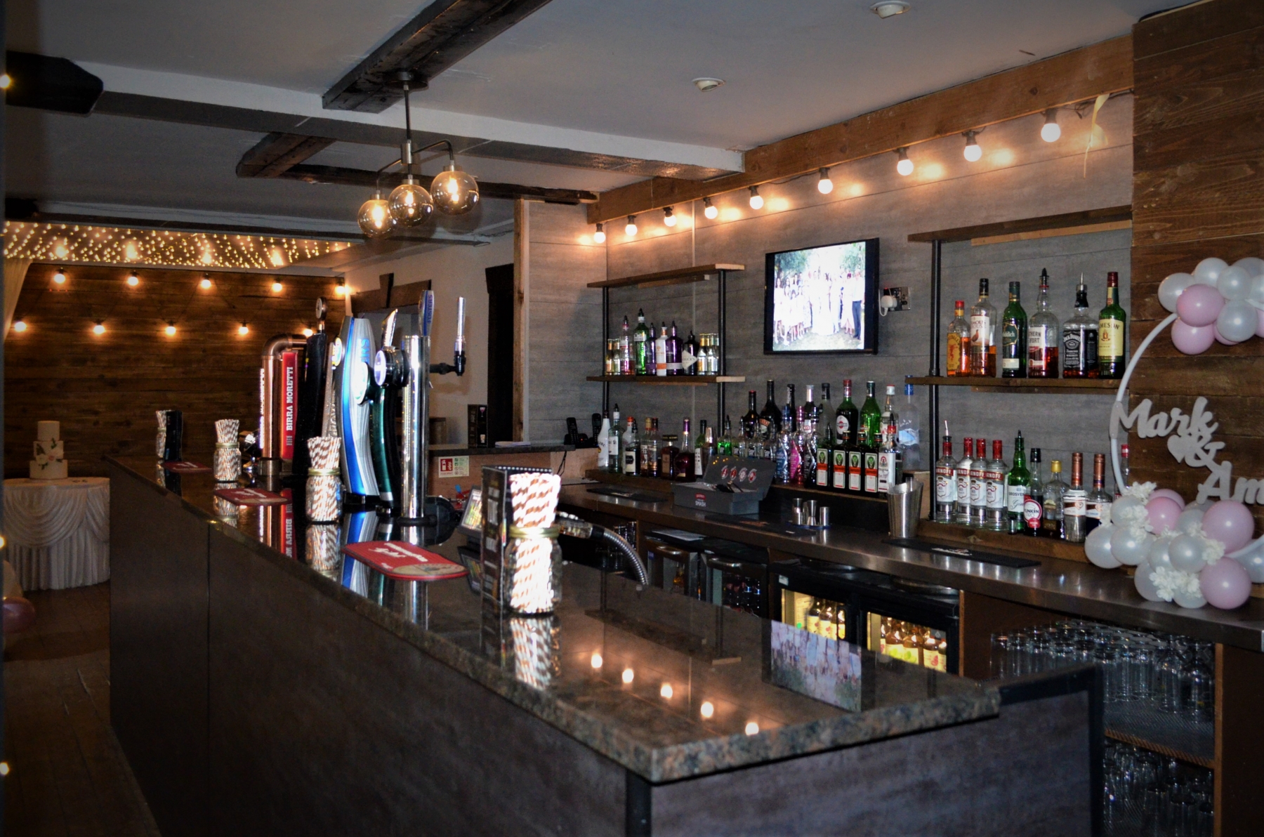 Gallery – Riverside Lounge