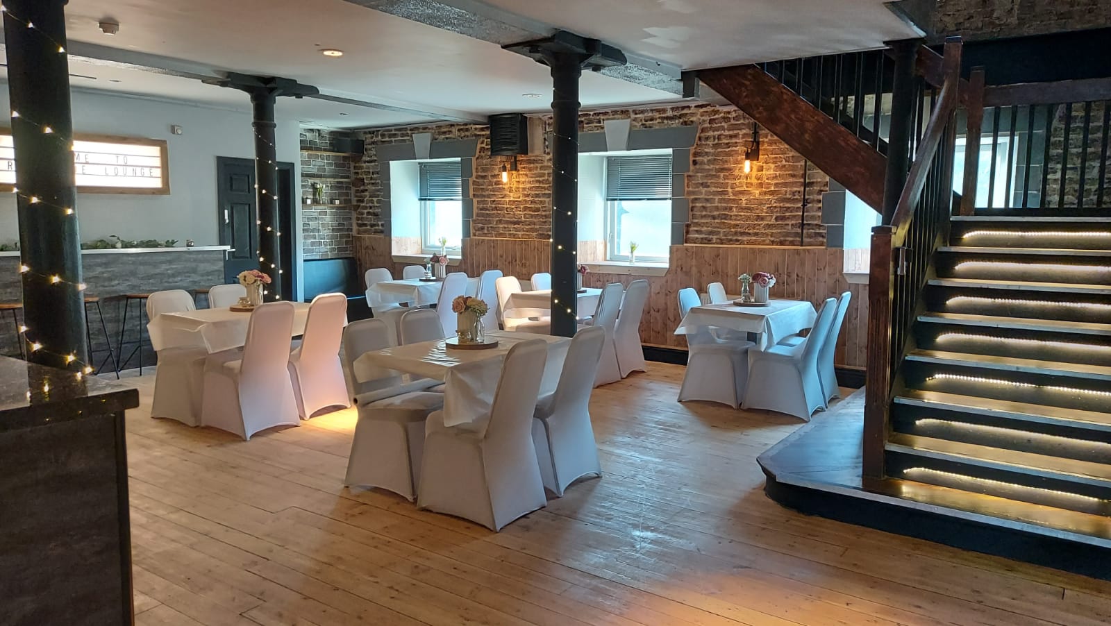 Gallery – Riverside Lounge