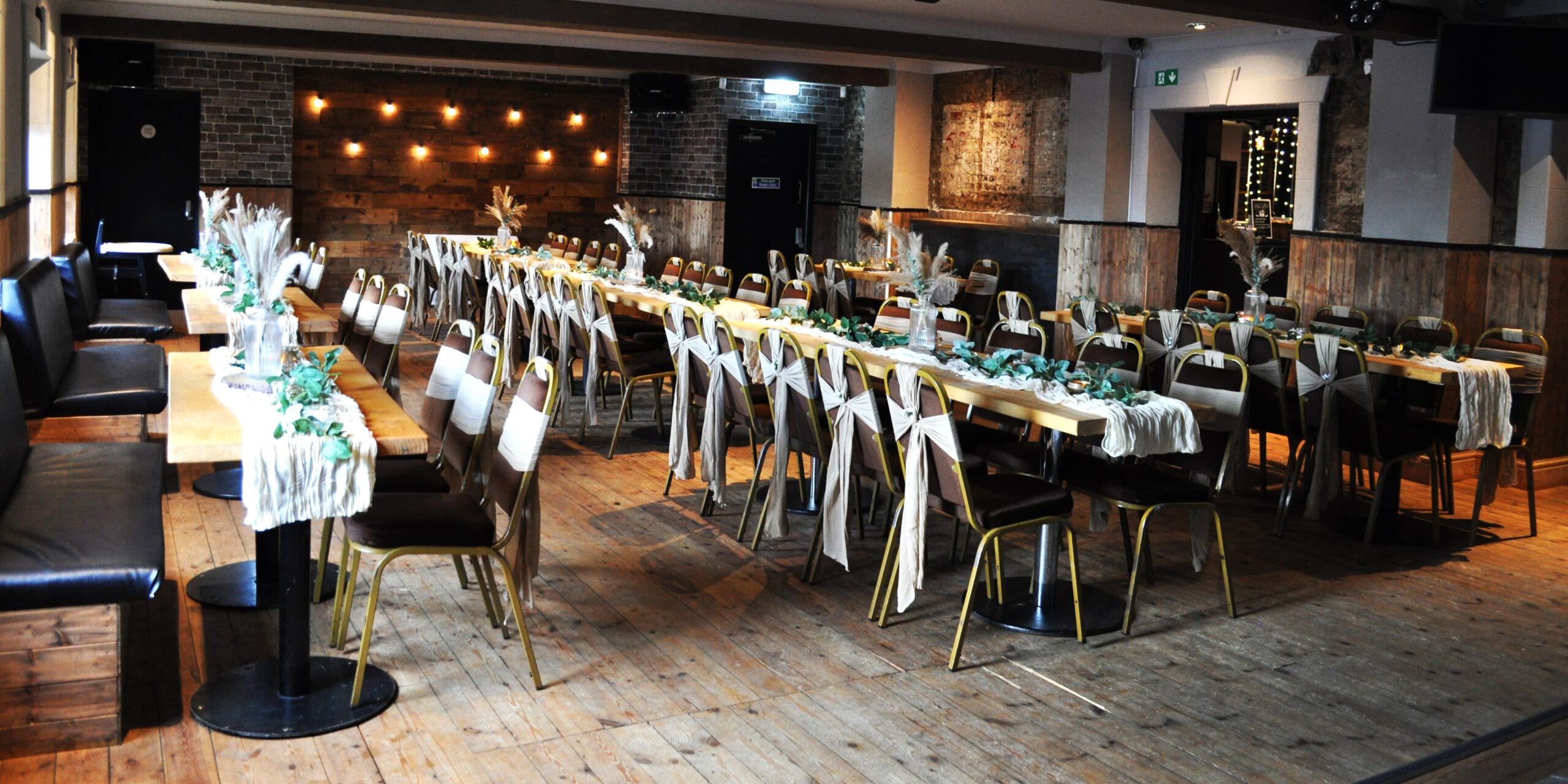 Gallery – Riverside Lounge