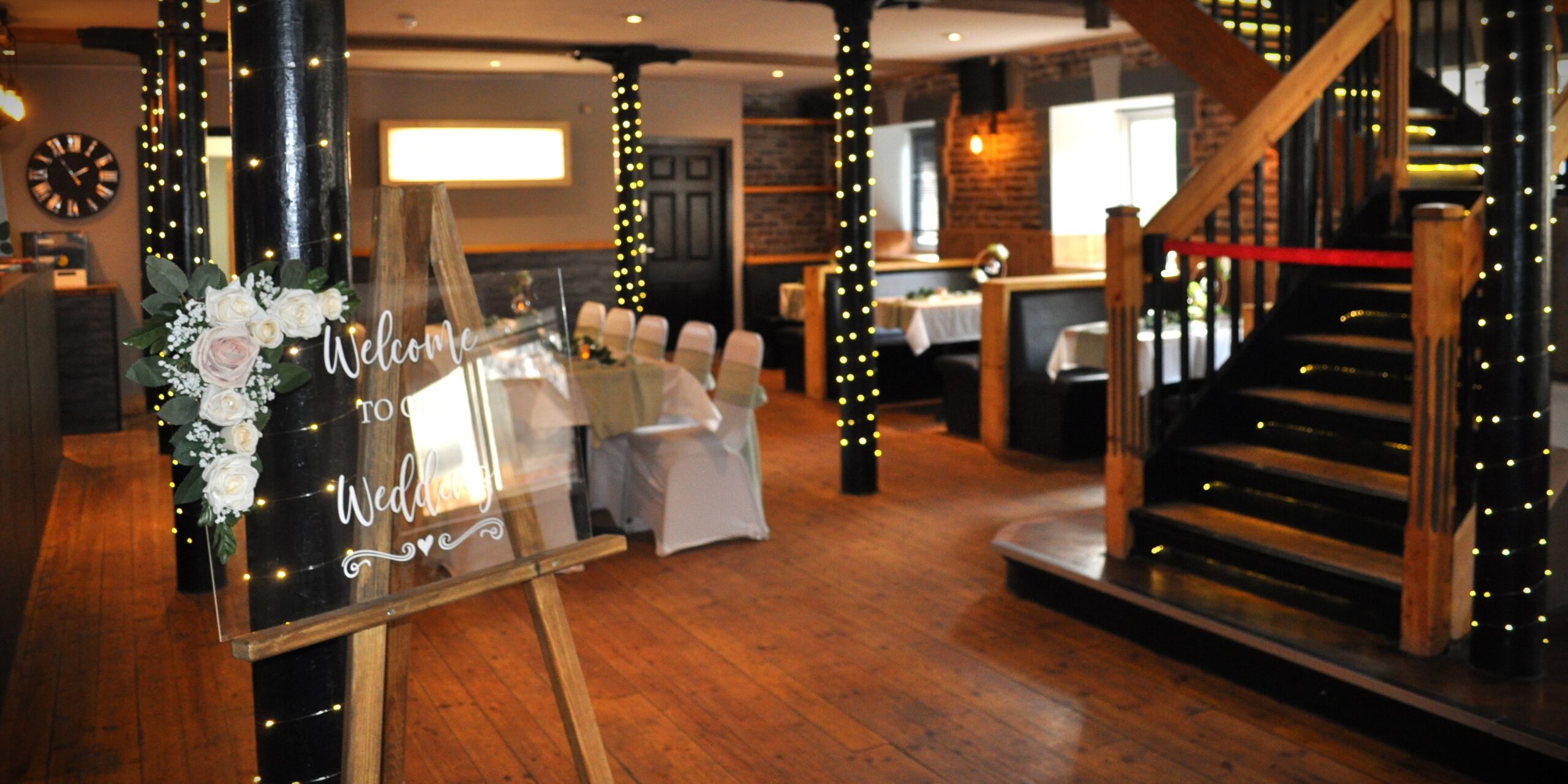 Gallery – Riverside Lounge