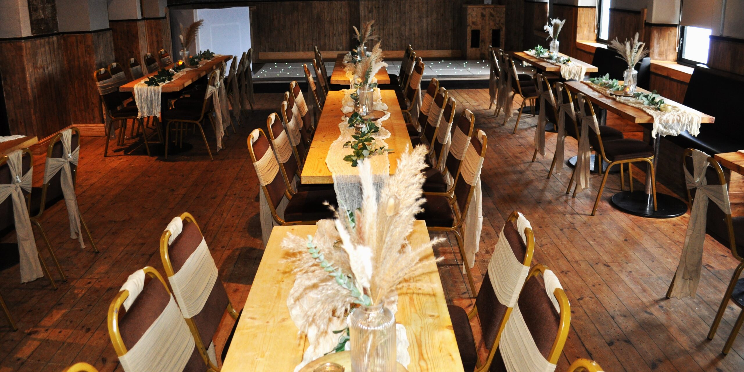 Gallery – Riverside Lounge